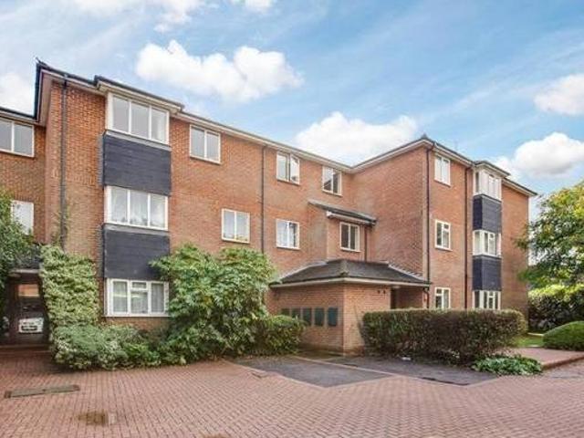 2 bedroom apartment for sale in Beaconsfield Mews Holtspur Top Lane Beaconsfield HP9