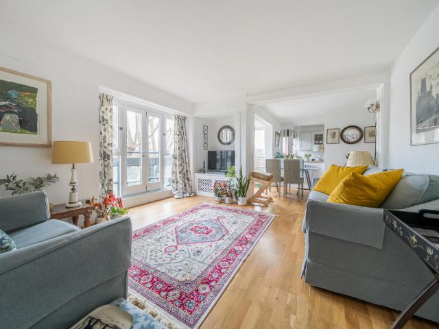 2 bedroom apartment for sale in Beaufort Road, Clifton, Bristol, BS8