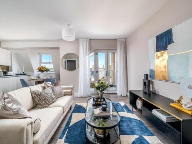2 bedroom apartment for sale in Berrymede Road, London, W4