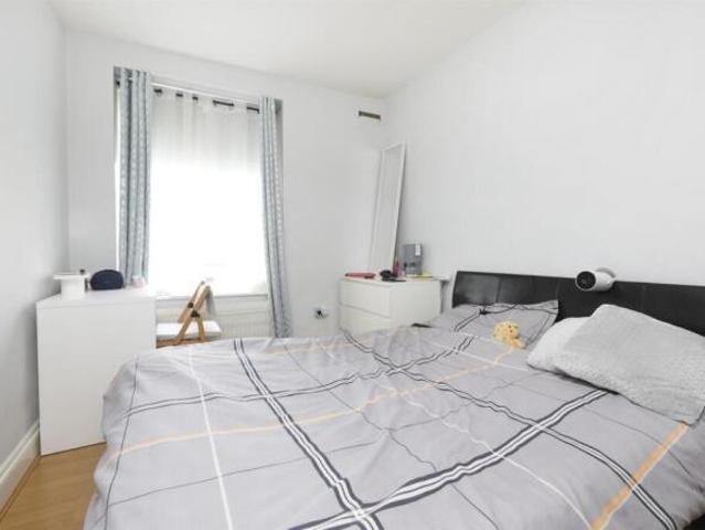 2 bedroom apartment for sale in Binnie House, Elephant and Castle SE1