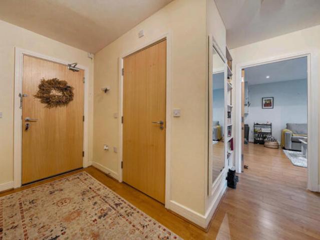 2 bedroom apartment for sale in Birdwood Avenue, London, SE13
