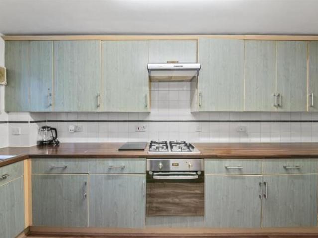 2 bedroom apartment for sale in Blackhorse Place, Uxbridge, UB8