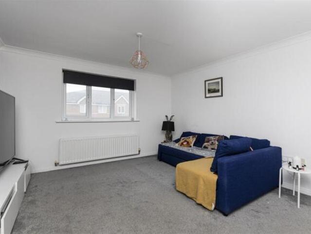 2 bedroom apartment for sale in Blackthorn Drive, Huddersfield, HD3