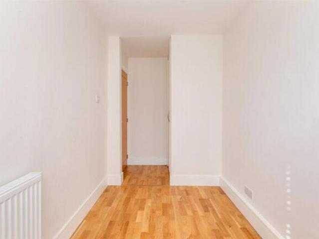 2 bedroom apartment for sale in Bolingbroke Grove, SW11
