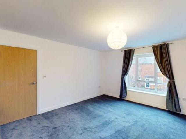 2 bedroom apartment for sale in Bolton Road, Westhoughton, BL5