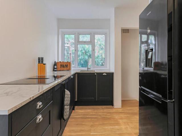 2 bedroom apartment for sale in Bournemouth Road, Poole, BH14