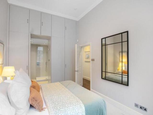 2 bedroom apartment for sale in Bramham Gardens, London SW5