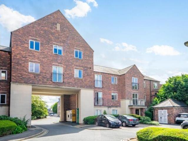 2 bedroom apartment for sale in Brinkworth Terrace, York, YO10