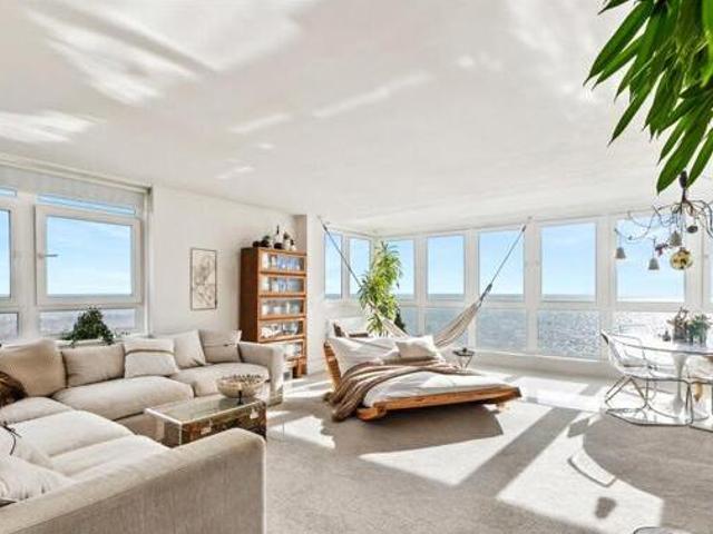 2 Bedroom Apartment For Sale In Brighton, East Sussex