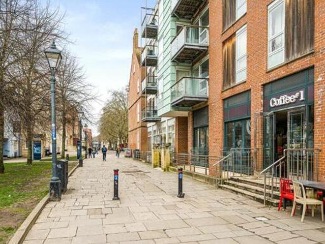 2 Bedroom Apartment For Sale In Bristol, Somerset