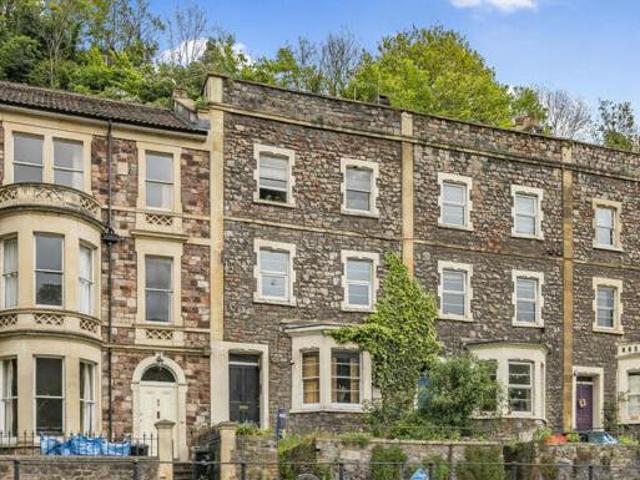 2 Bedroom Apartment For Sale In Bristol, Somerset