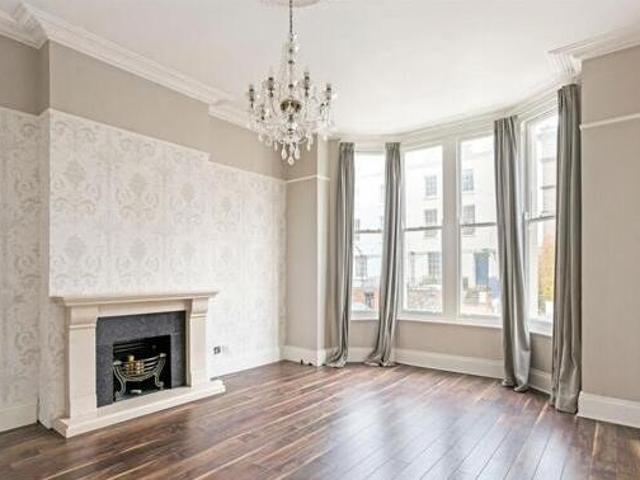 2 Bedroom Apartment For Sale In Bristol, Somerset
