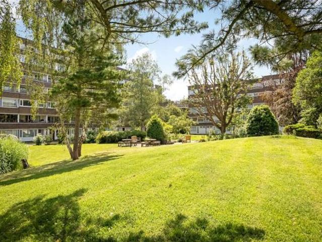 2 bedroom apartment for sale in Britten Lodge, Fair Acres, Bromley, Kent, BR2