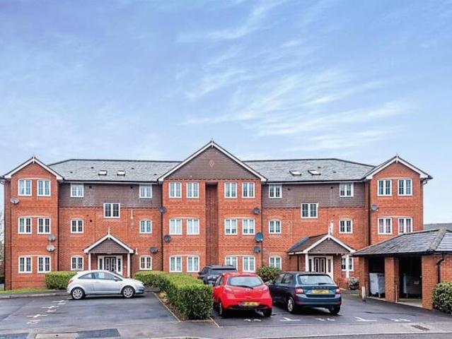 2 bedroom apartment for sale in Britannia Drive, Beggarwood, Basingstoke, RG22