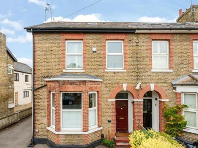 2 Bedroom Apartment For Sale In Bromley