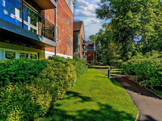 2 bedroom apartment for sale in Broadfield Court, Park View Road, Prestwich, Manchester, M25