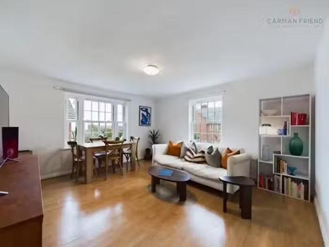 2 Bedroom Apartment For Sale In Browns Lane, Handbridge, CH4