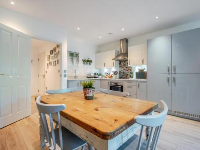 2 bedroom apartment for sale in Brumwell Avenue, London, SE18