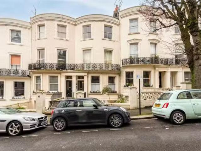 2 bedroom apartment for sale in Brunswick Road, Hove, BN3