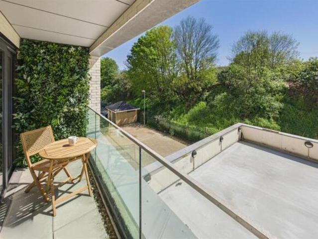 2 bedroom apartment for sale in Cunard Square, Chelmsford, CM1