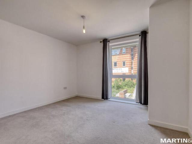 2 bedroom apartment for sale in Cunard Square, Chelmsford, CM1