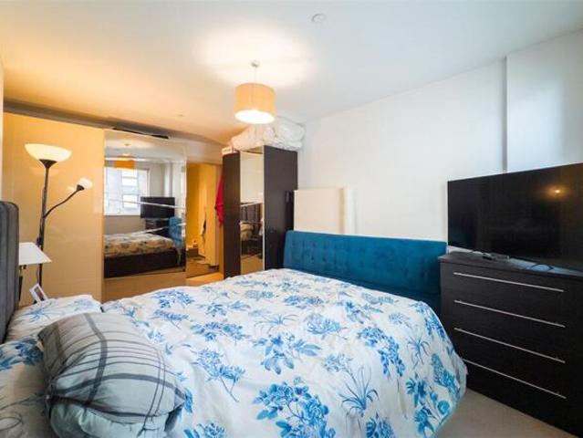 2 bedroom apartment for sale in Cypress Place, M4