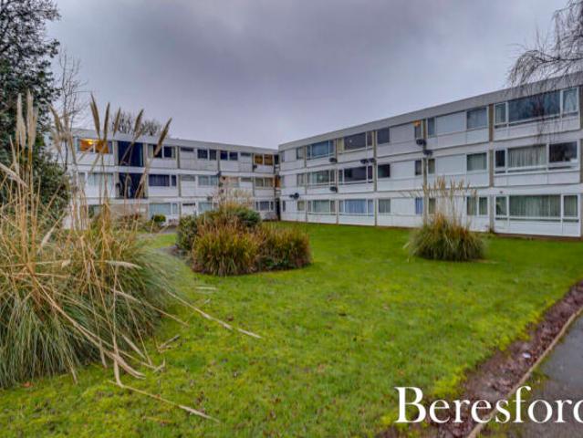 2 bedroom apartment for sale in Cameron Close, Warley, CM14
