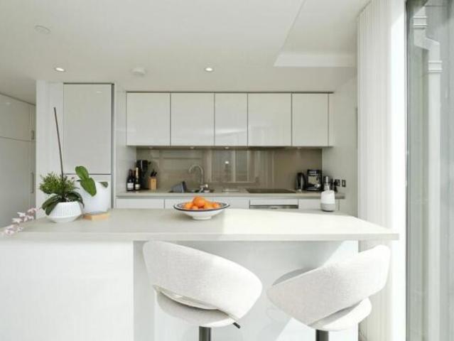 2 bedroom apartment for sale in Canal Street, Nottingham, Nottinghamshire, NG1