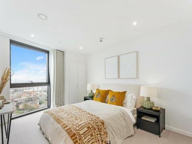 2 Bedroom Apartment For Sale In Canary Wharf, London