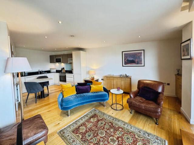 2 bedroom apartment for sale in Candle House, LS1