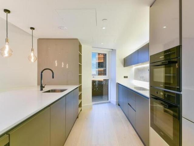 2 bedroom apartment for sale in Cassini Apartments, Cascade Way, W12