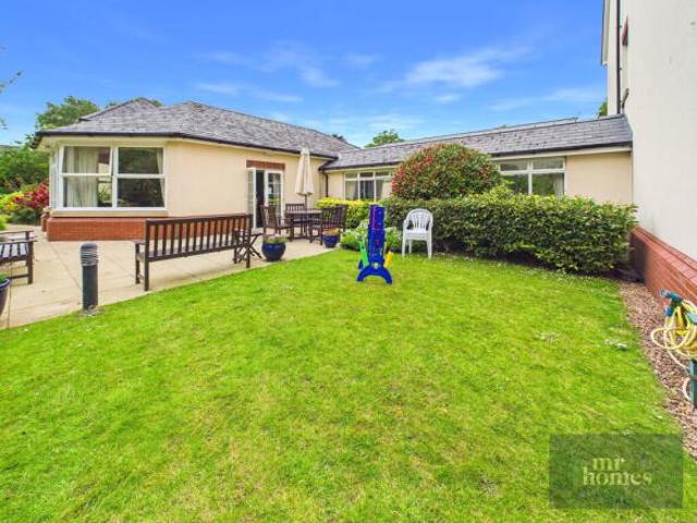 2 bedroom apartment for sale in Cardiff Road, Llandaff, Cardiff, CF5