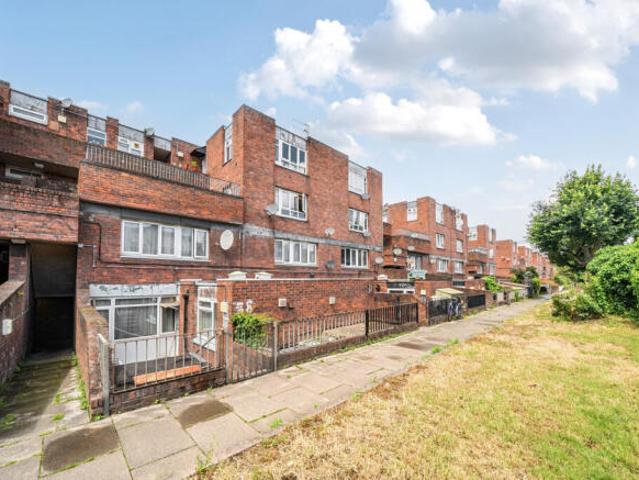 2 bedroom apartment for sale in Carlton Grove, London, SE15
