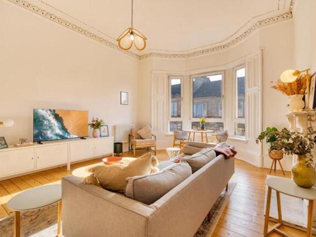 2 bedroom apartment for sale in Cathcart Road, Mount Florida, Glasgow, G42