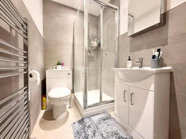 2 bedroom apartment for sale in Catsbrook Road, Icknield, Luton, Bedfordshire, LU3 2EE, LU3