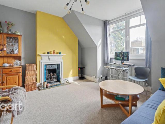 2 bedroom apartment for sale in Cedar Road, Sutton, SM2