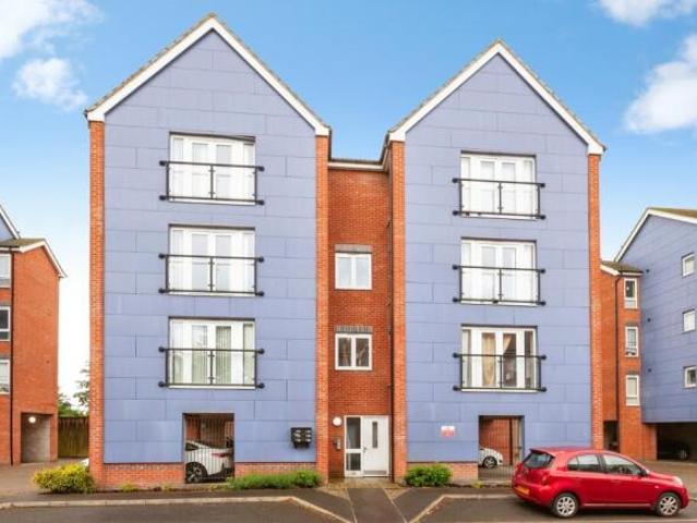 2 bedroom apartment for sale in Chadwick Road, Slough, SL3