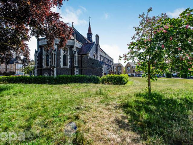 2 bedroom apartment for sale in Chapel Drive, Dartford, DA2