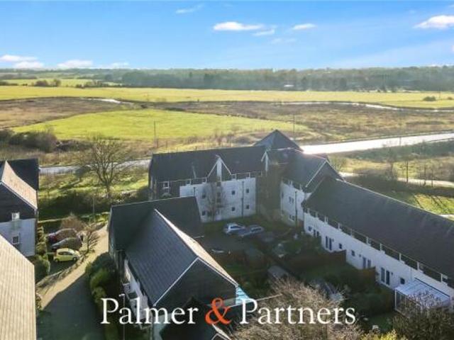 2 bedroom apartment for sale in Chelmer Road, Chelmsford, Essex, CM2