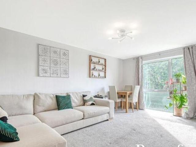 2 Bedroom Apartment For Sale In Chelmsford