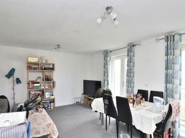 2 Bedroom Apartment For Sale In Chelmsford
