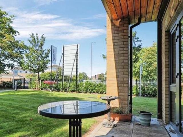 2 Bedroom Apartment For Sale In Chelmsford, Essex