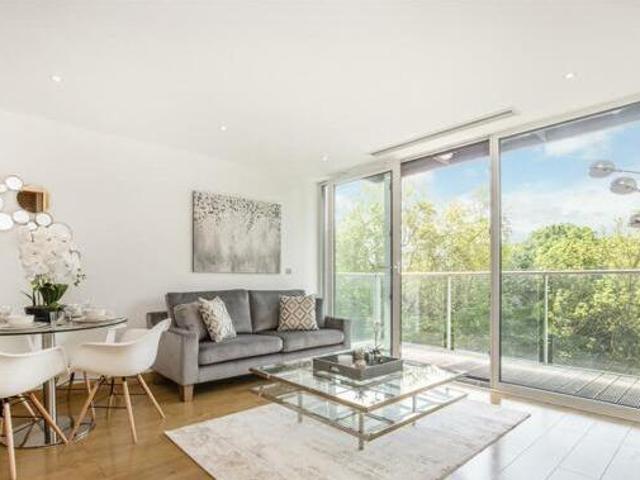 2 Bedroom Apartment For Sale In Chelsea Bridge Wharf, London