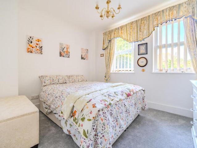 2 bedroom apartment for sale in Chesterfield Road, Meads, Eastbourne, BN20