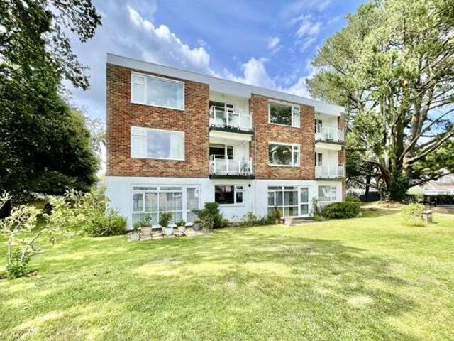 2 Bedroom Apartment For Sale In Christchurch, Dorset