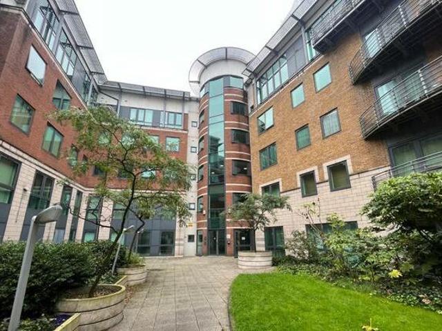 2 Bedroom Apartment For Sale In City Road East, Manchester