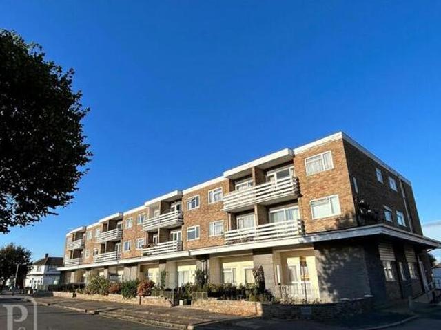 2 Bedroom Apartment For Sale In Clacton on sea, Essex
