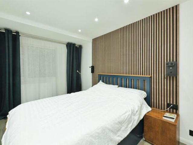 2 bedroom apartment for sale in Clarence Avenue, Northampton, NN2