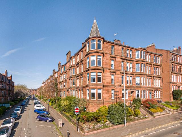 2 bedroom apartment for sale in Clarence Drive, Hyndland, Glasgow, G12