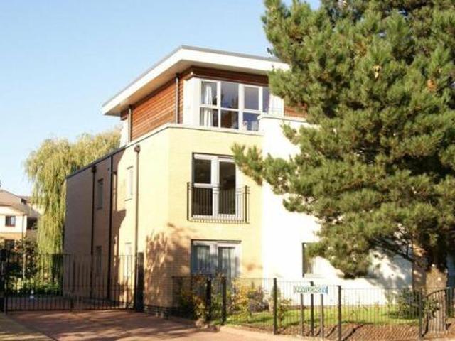 2 Bedroom Apartment For Sale In Clarence Road, Windsor